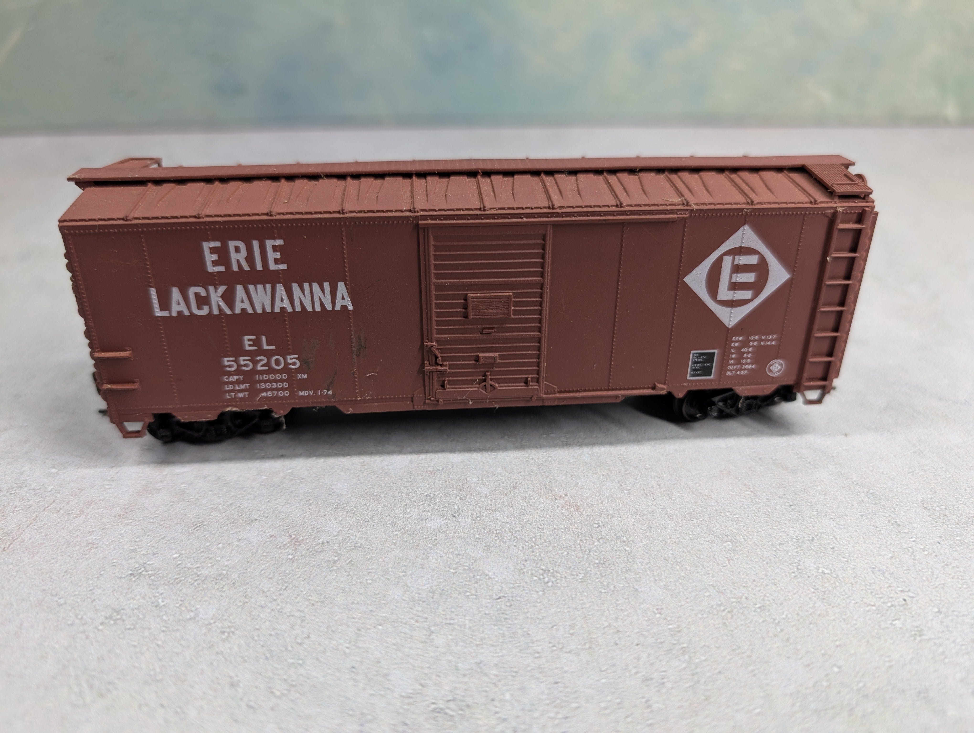 USED Accurail HO Scale 40' Box Car Erie Lackawanna EL #55205