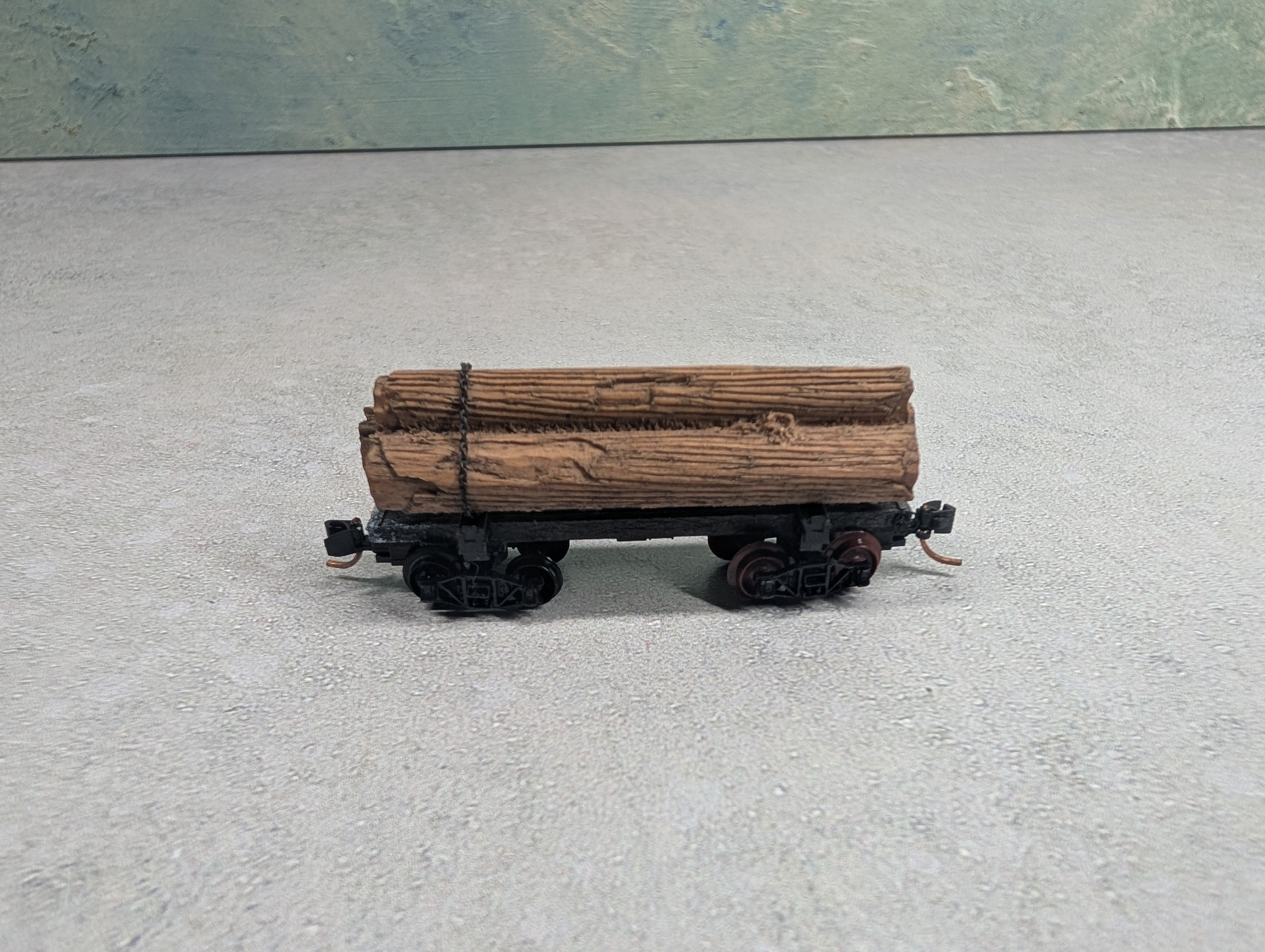 USED Micro-Trains N Scale Skeleton Log Car Knuckle Couplers