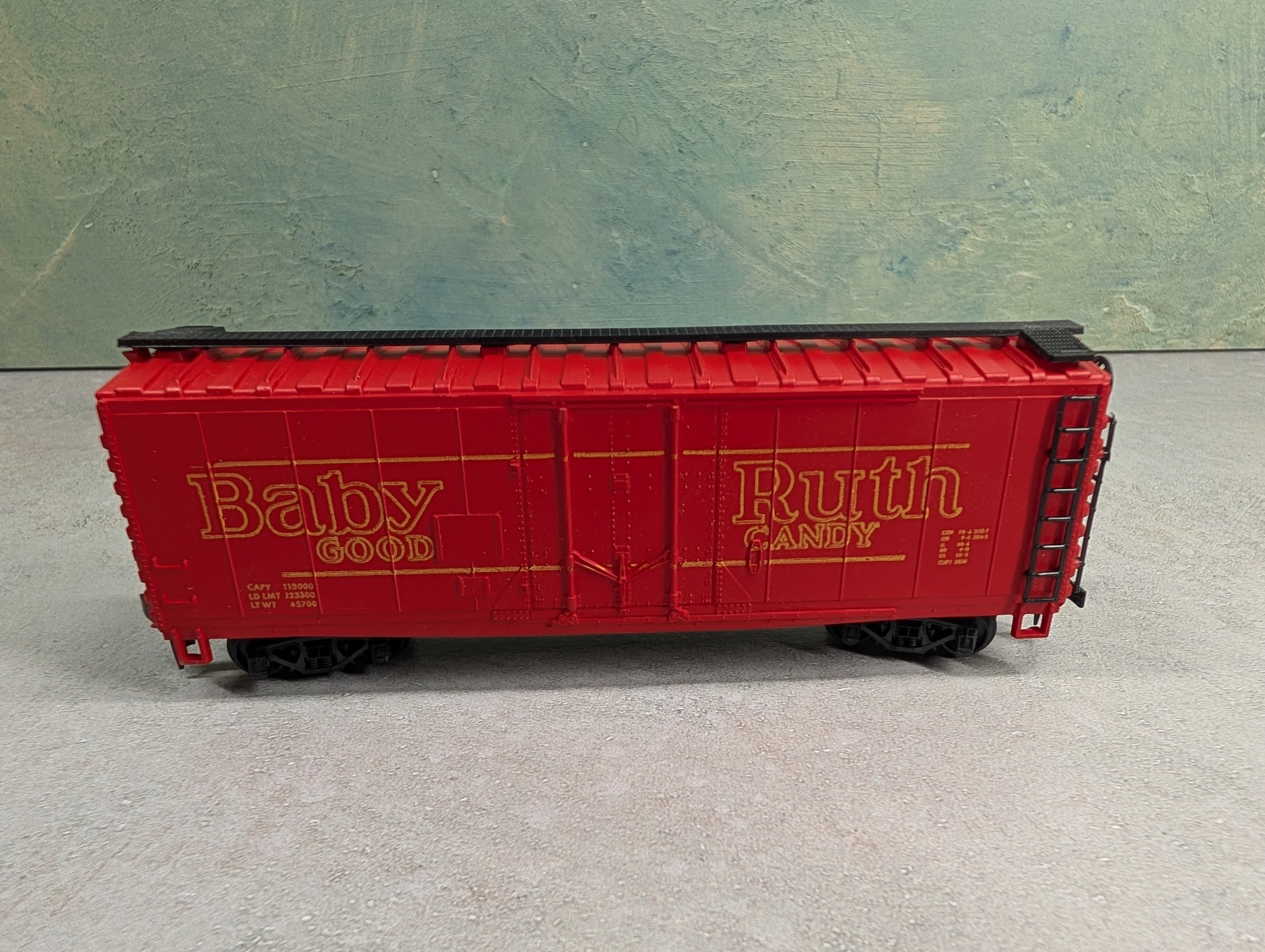 USED ROCO HO Scale 40' Box Car Baby Ruth