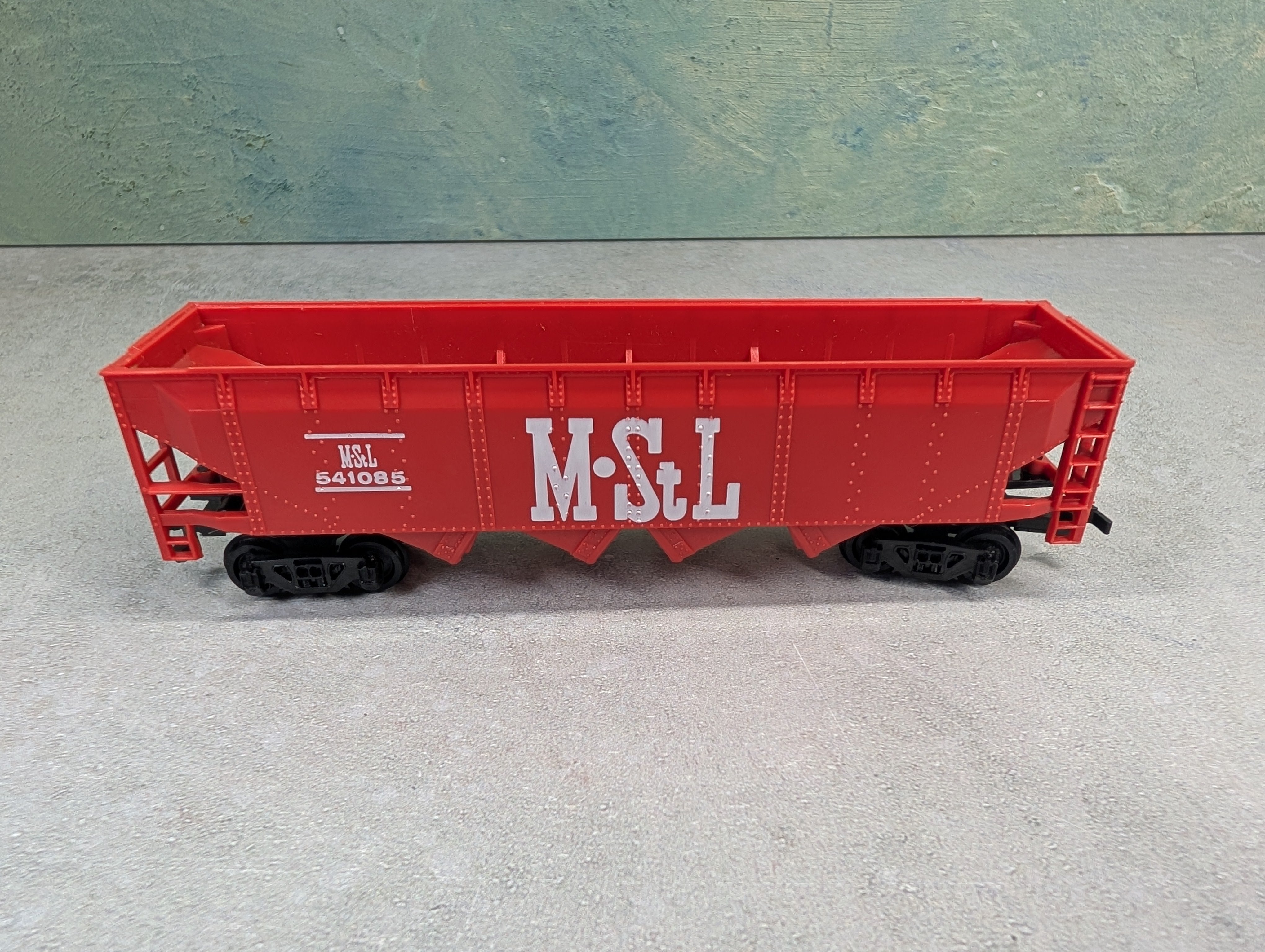 USED Bachmann HO Scale 4 Bay Open Hopper Minneapolis & St Louis MStL