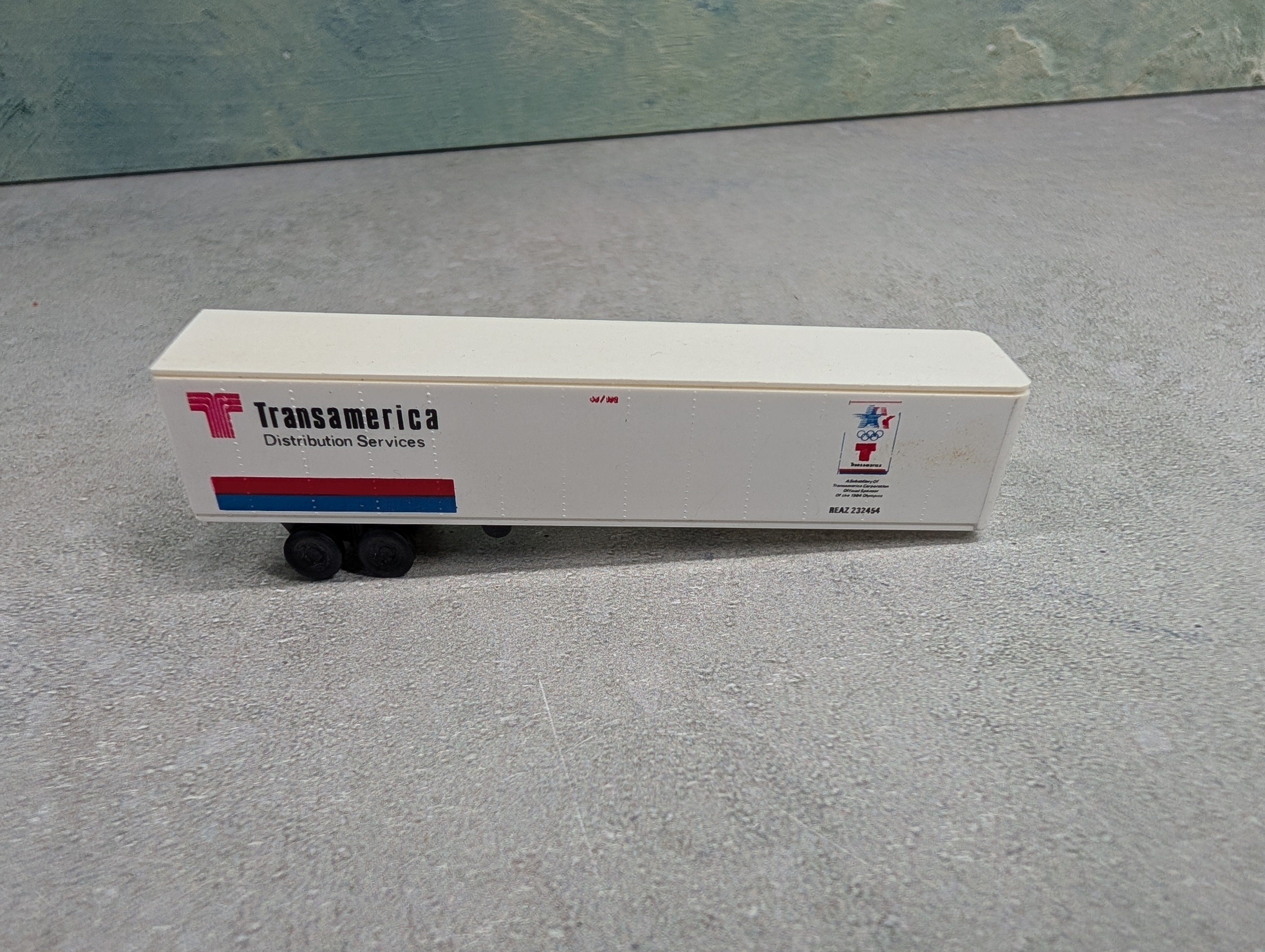 USED N Scale 45' Trailer Transamerica Distribution Services REAZ #2324