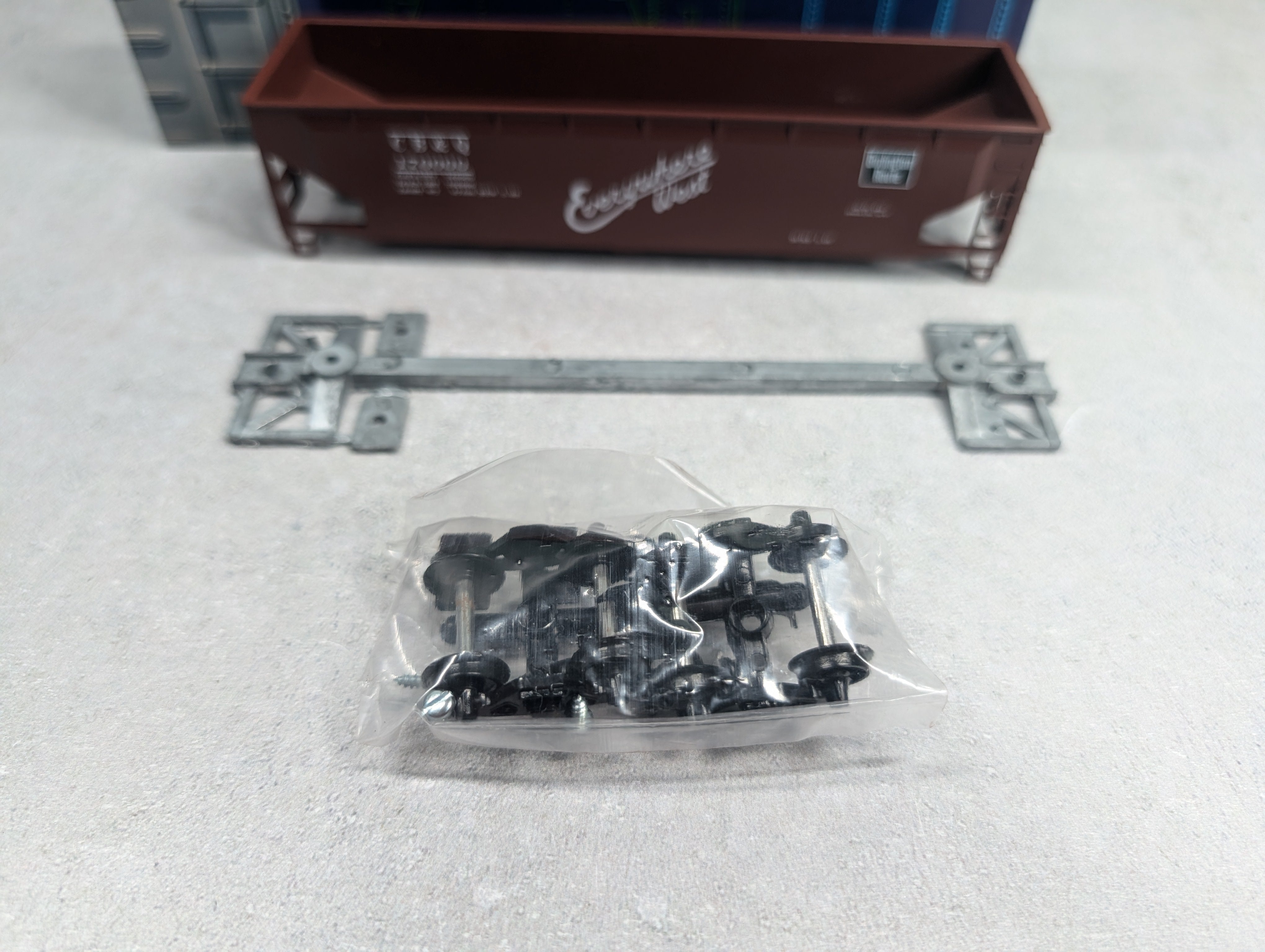 USED Roundhouse 1621 HO Scale 40' 3-Bay Offset Hopper Burlington CB&Q