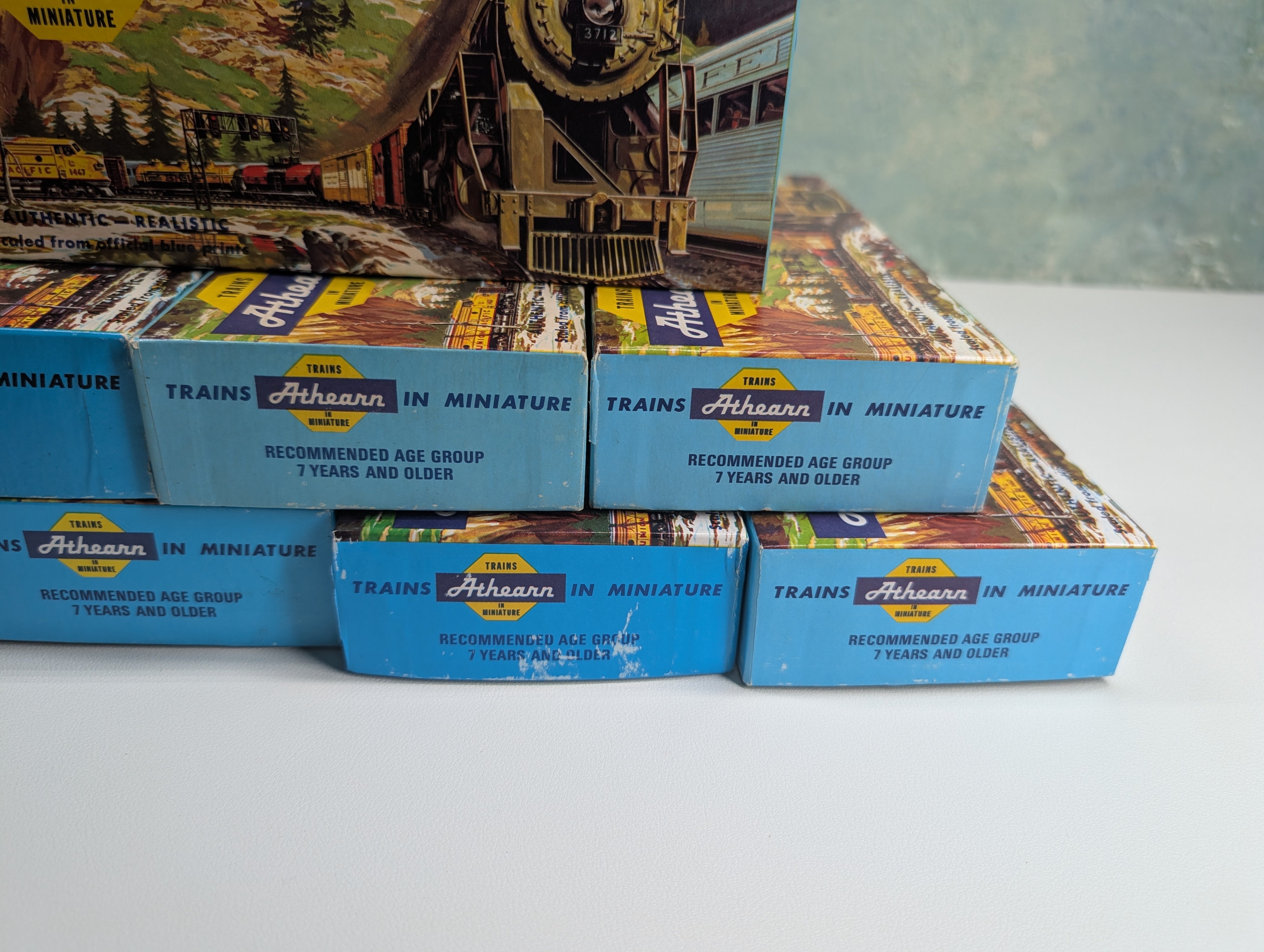 USED Athearn HO Scale Empty Boxes for Storage (8 pcs)