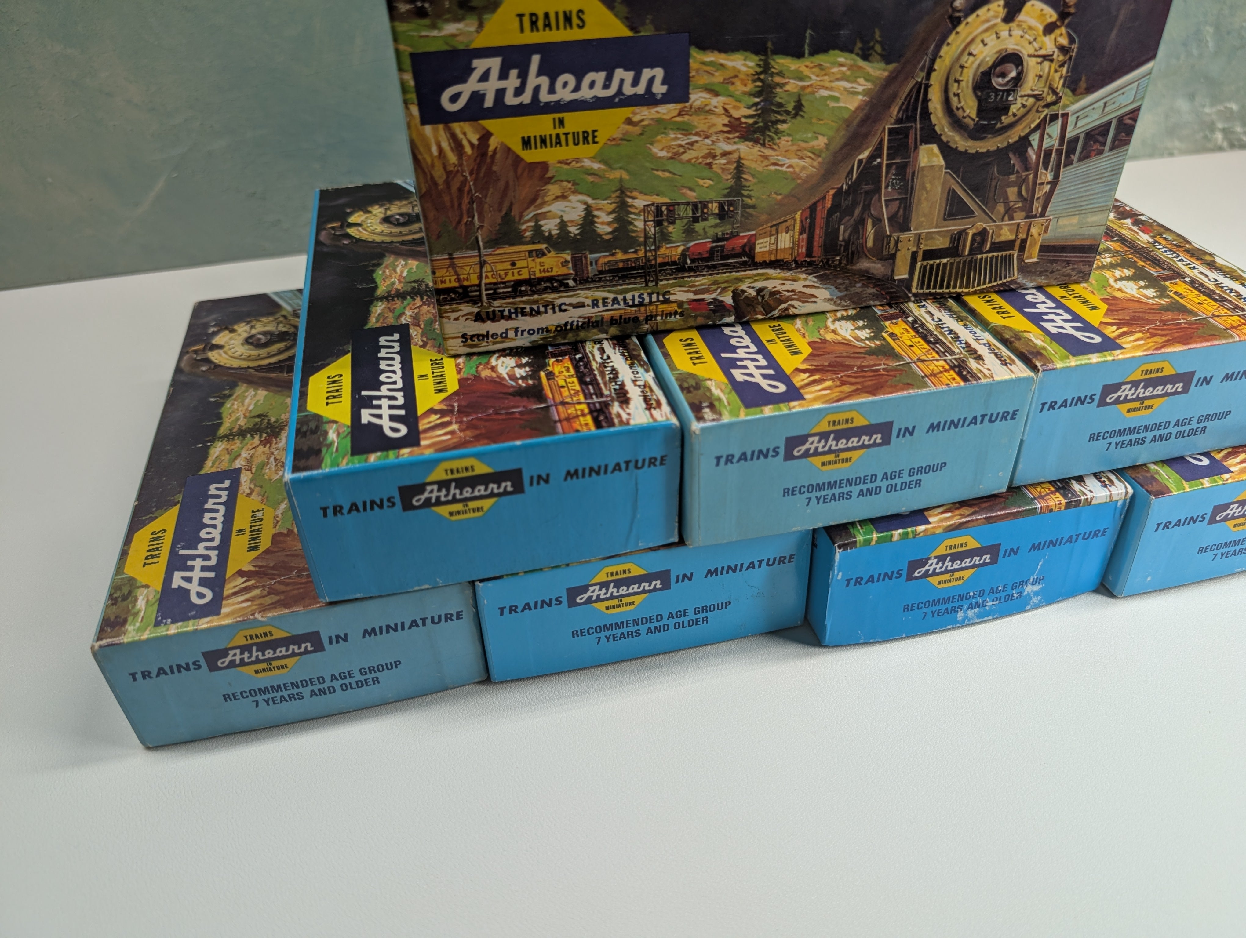 USED Athearn HO Scale Empty Boxes for Storage (8 pcs)