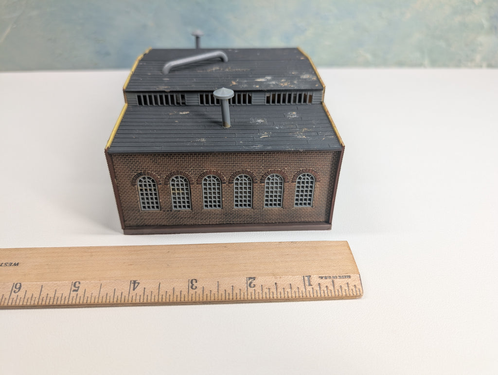 USED Walthers HO Scale Small Brick Warehouse, Small Manufacturing Fact