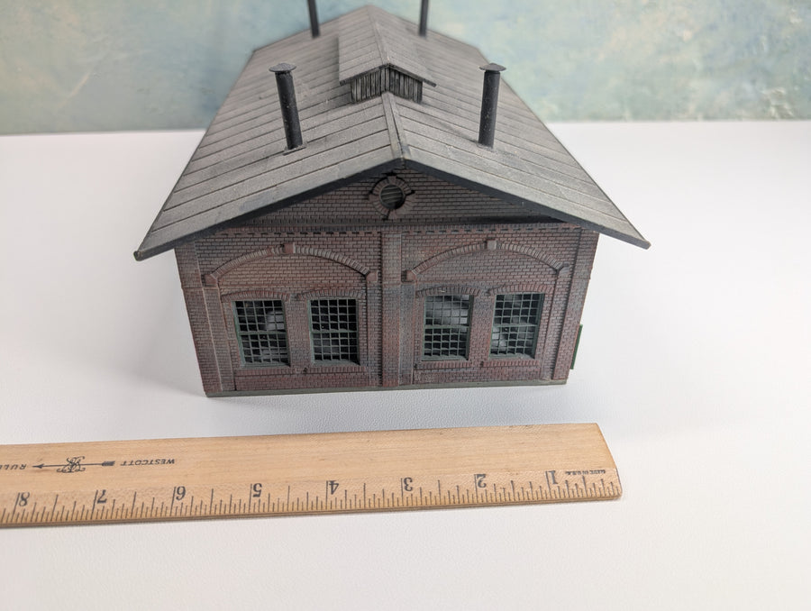 USED HO Scale Double Stall Engine House, Locomotive Work Shop, Brick B