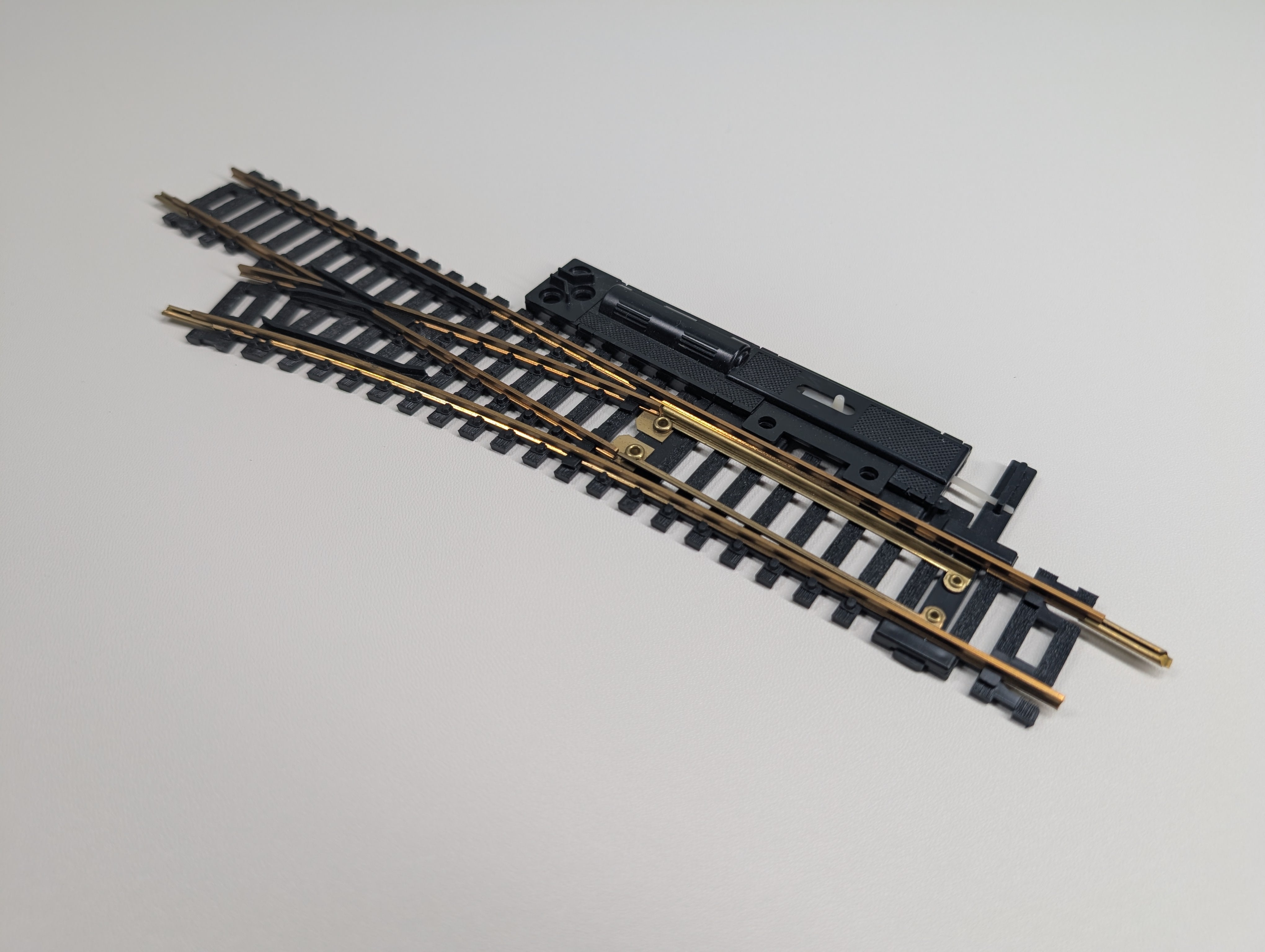 USED Atlas HO Scale Manual Snap Switch Left Turnout Code 100 Brass Tra