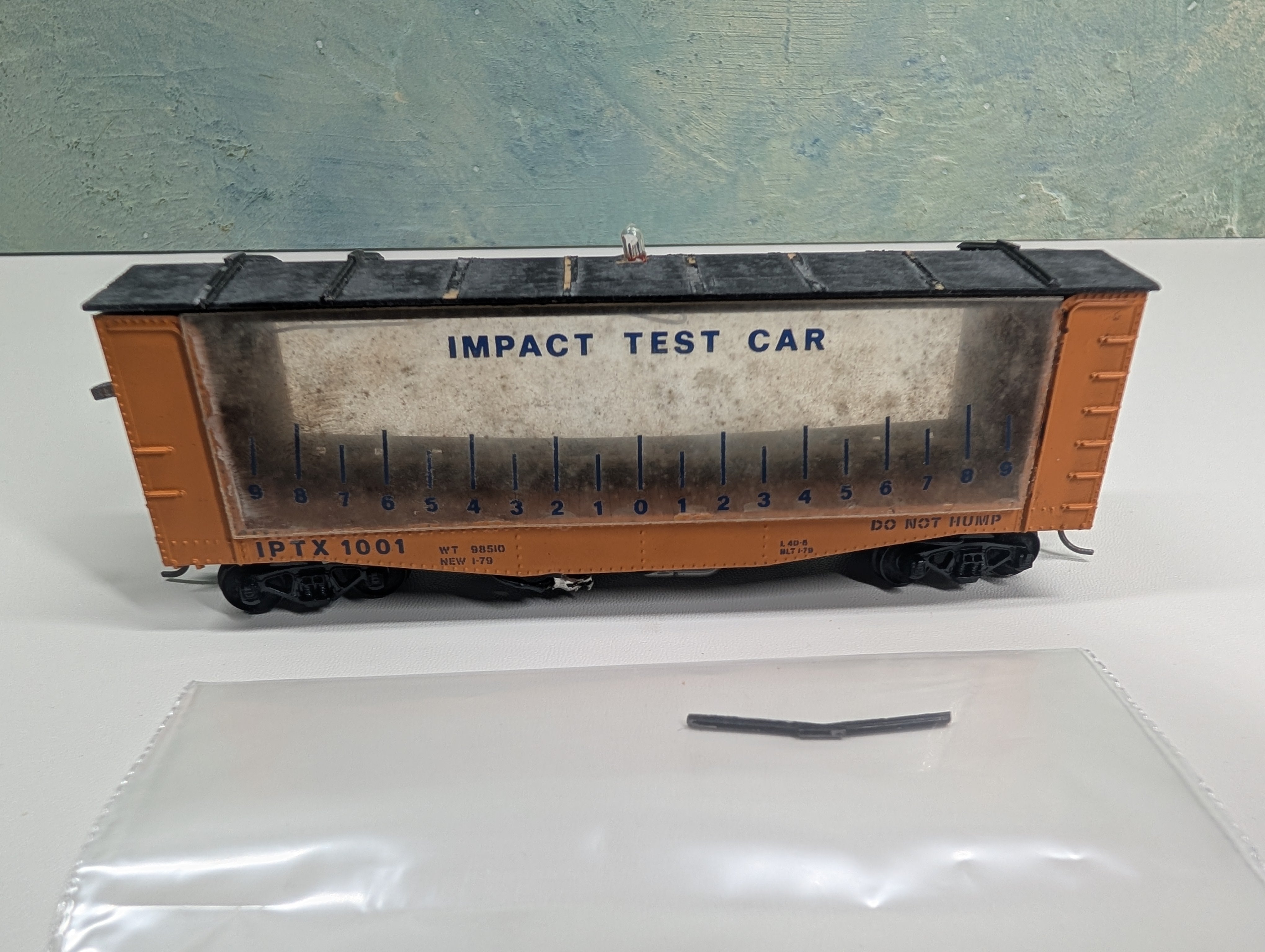 USED Walthers HO Scale Impact Test Car, Tongue In Cheek Model Needs Wo