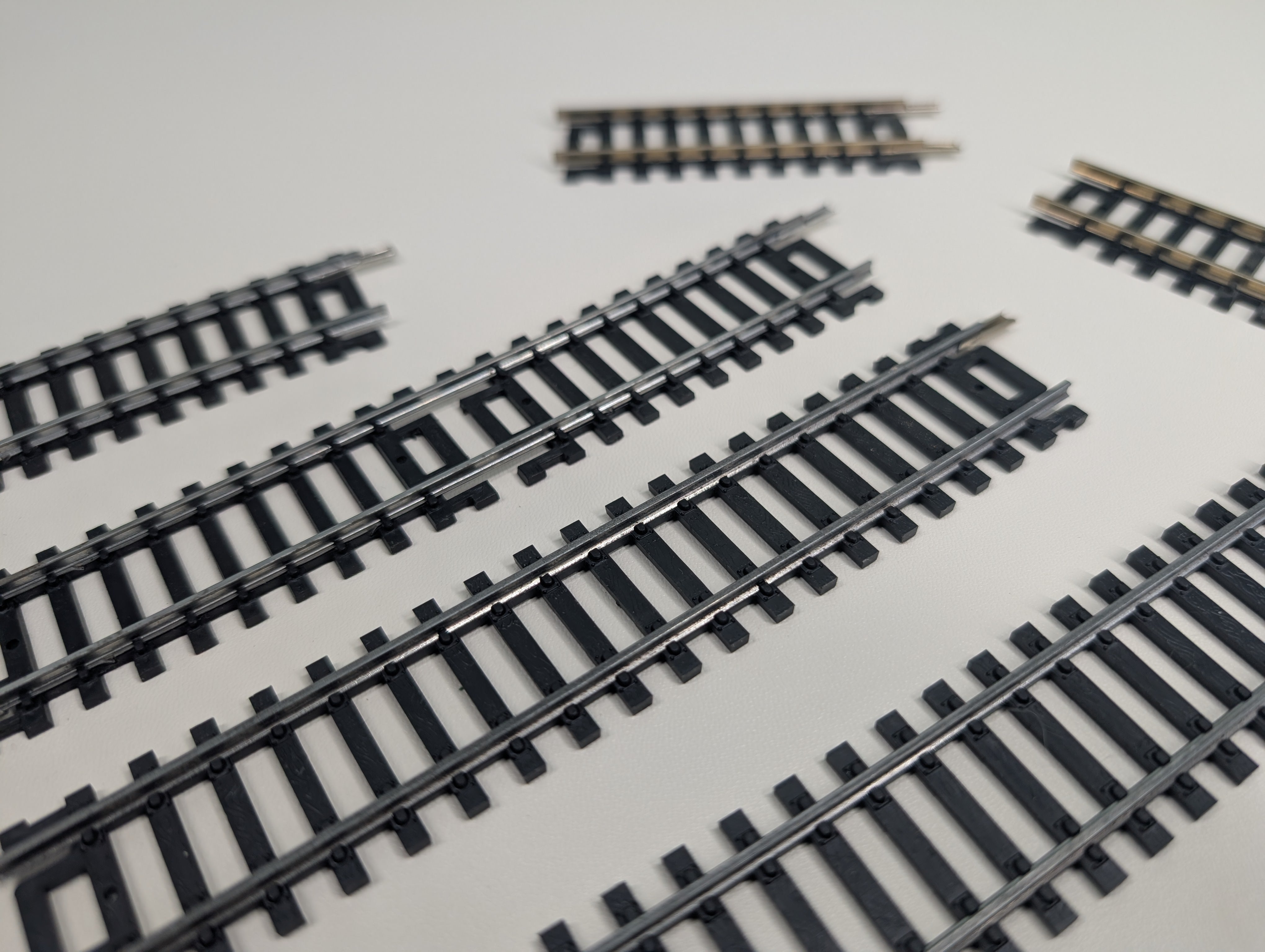 USED HO Scale Mixed Small Straight & Curve Code 100 Steel & Silver Tra