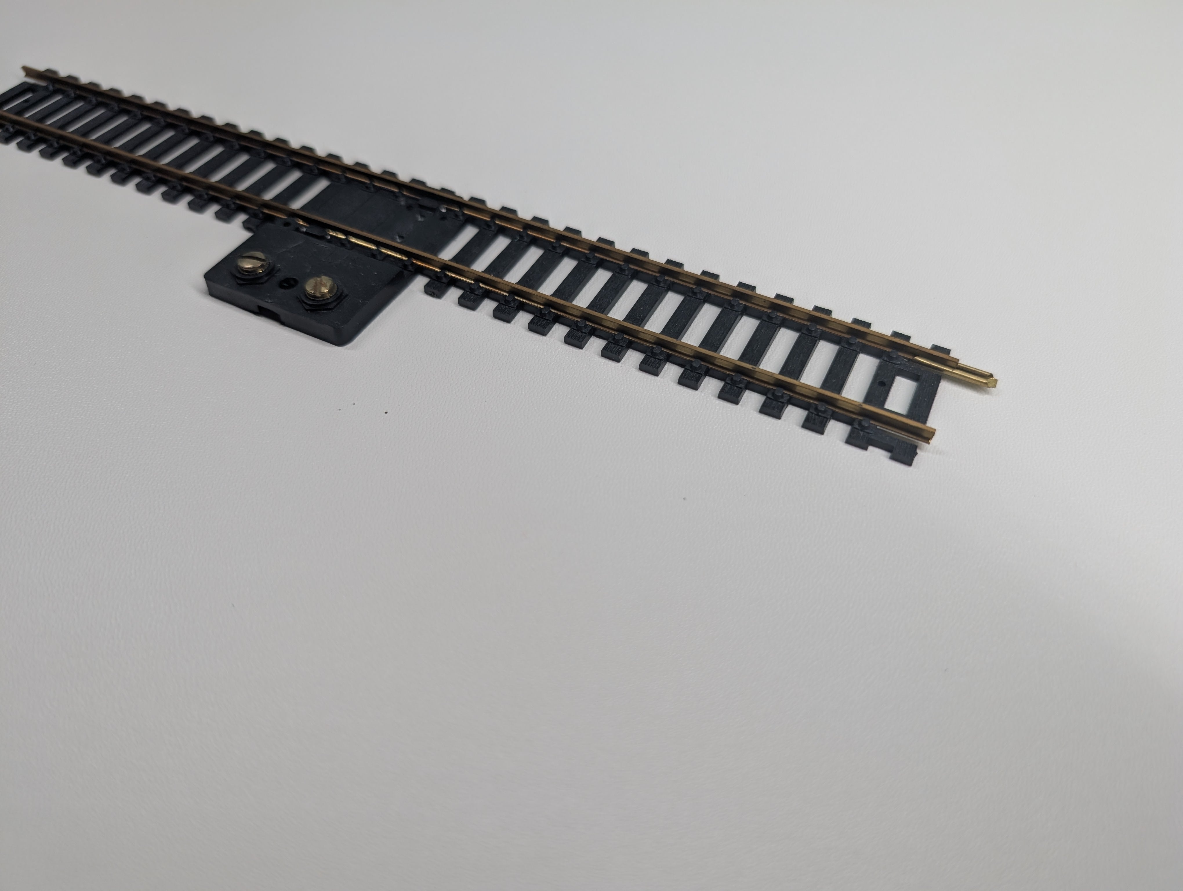 USED Atlas 40 HO Scale 9" Straight Terminal Code 100 Brass Track