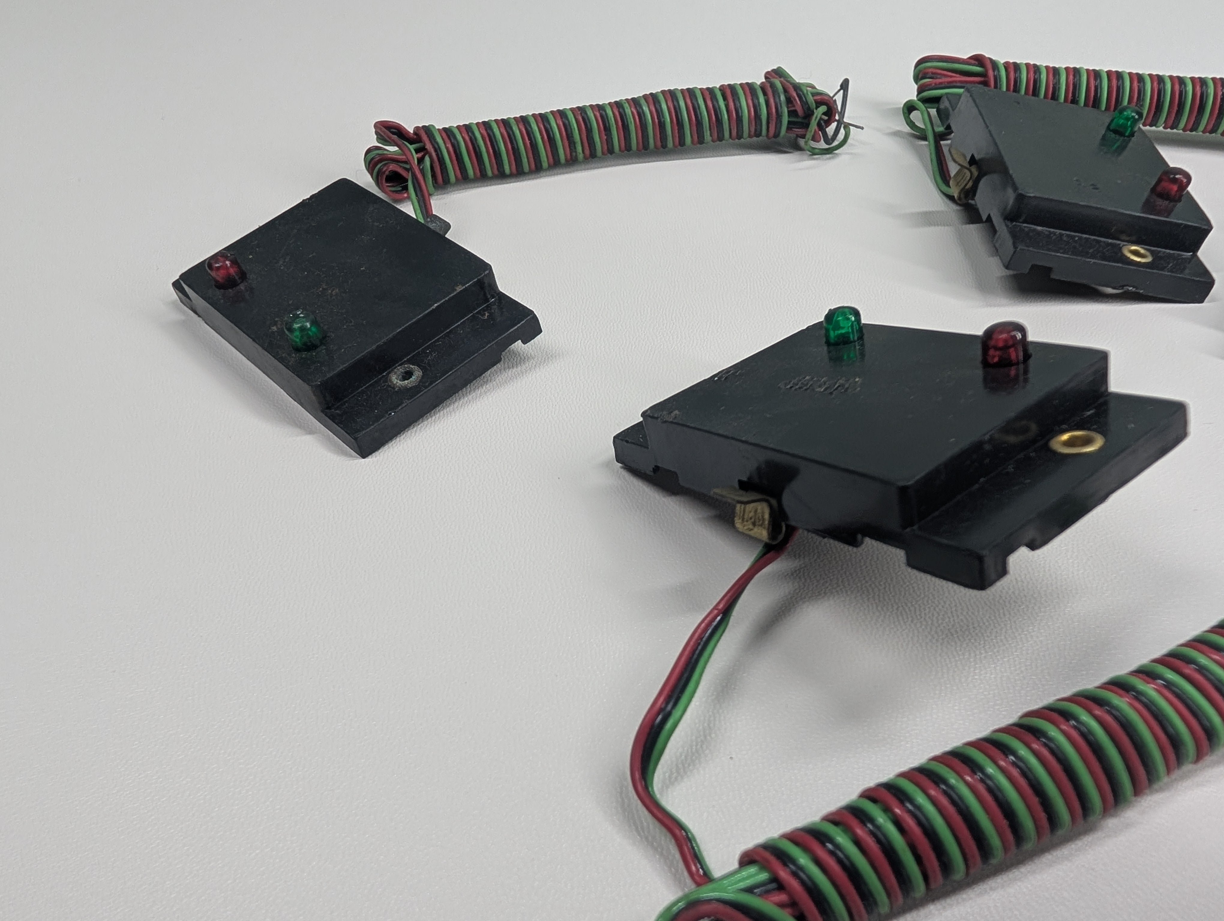 USED MULTI Scale Green & Red Button Turnout Switch Controllers w/ Wire