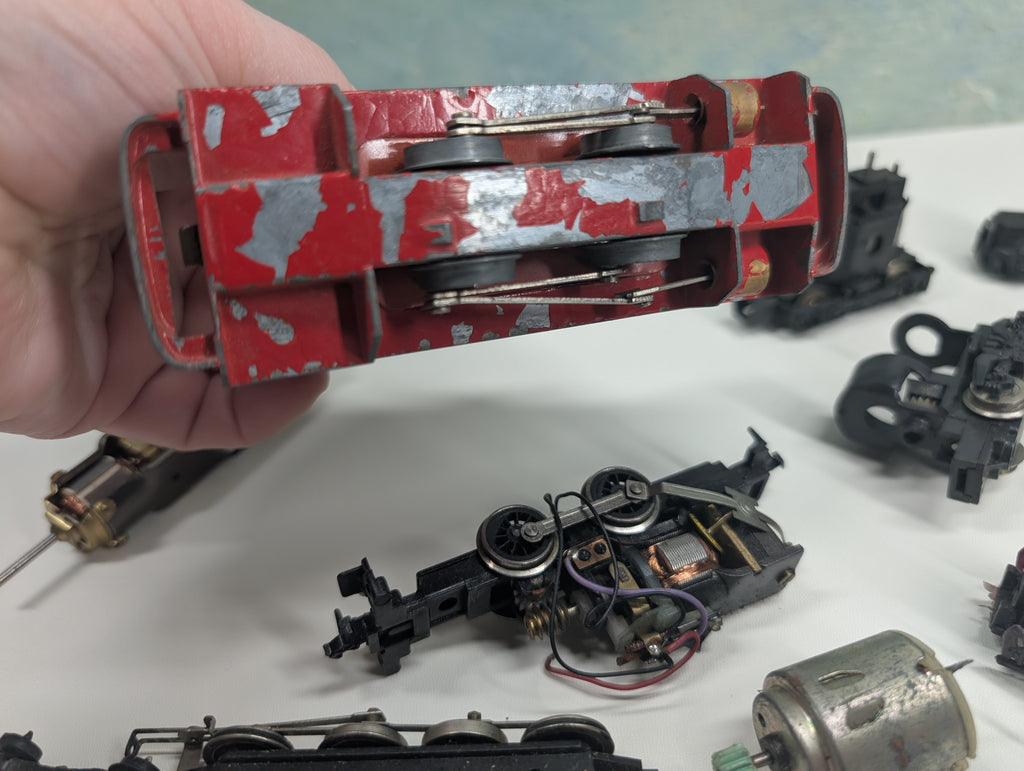 USED HO Scale Lot of Untested Locomotive Motors, Wheels, Parts & More