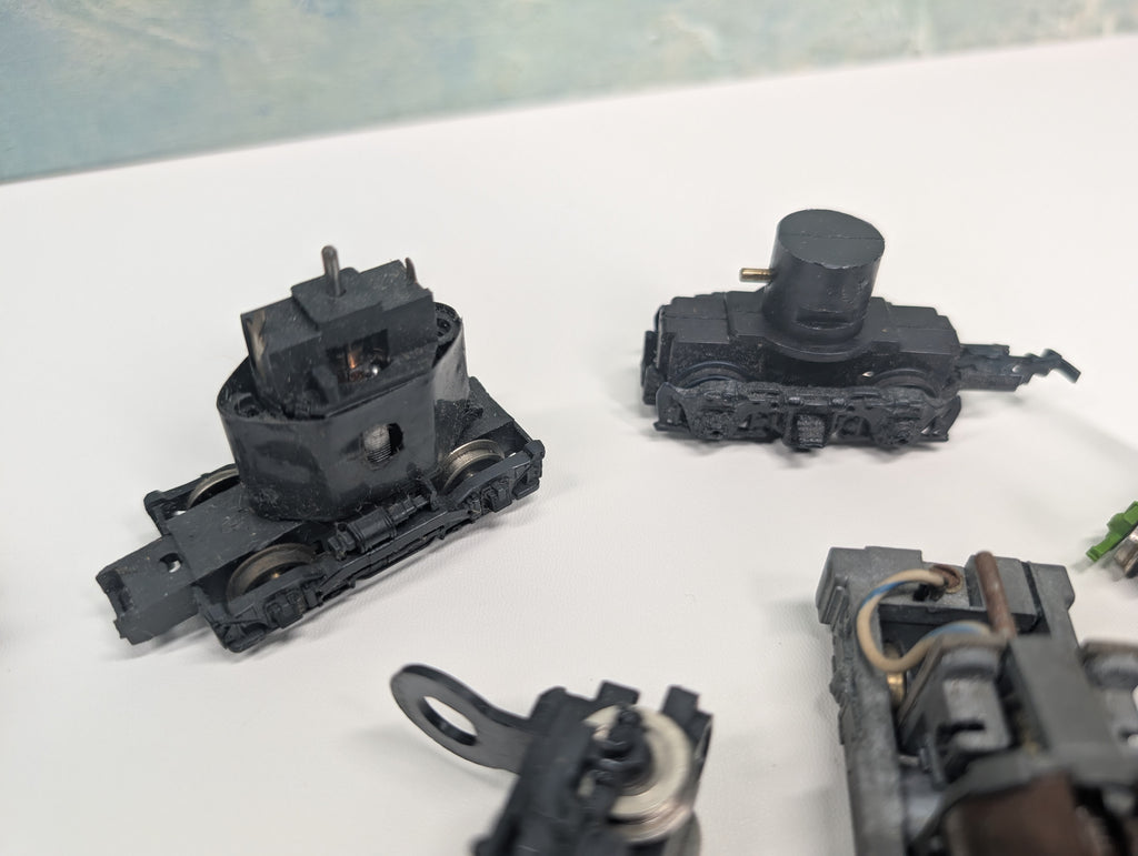 USED HO Scale Lot of Untested Locomotive Motors, Wheels, Parts & More