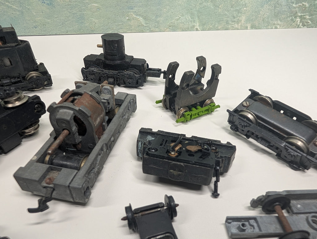 USED HO Scale Lot of Untested Locomotive Motors, Wheels, Parts & More
