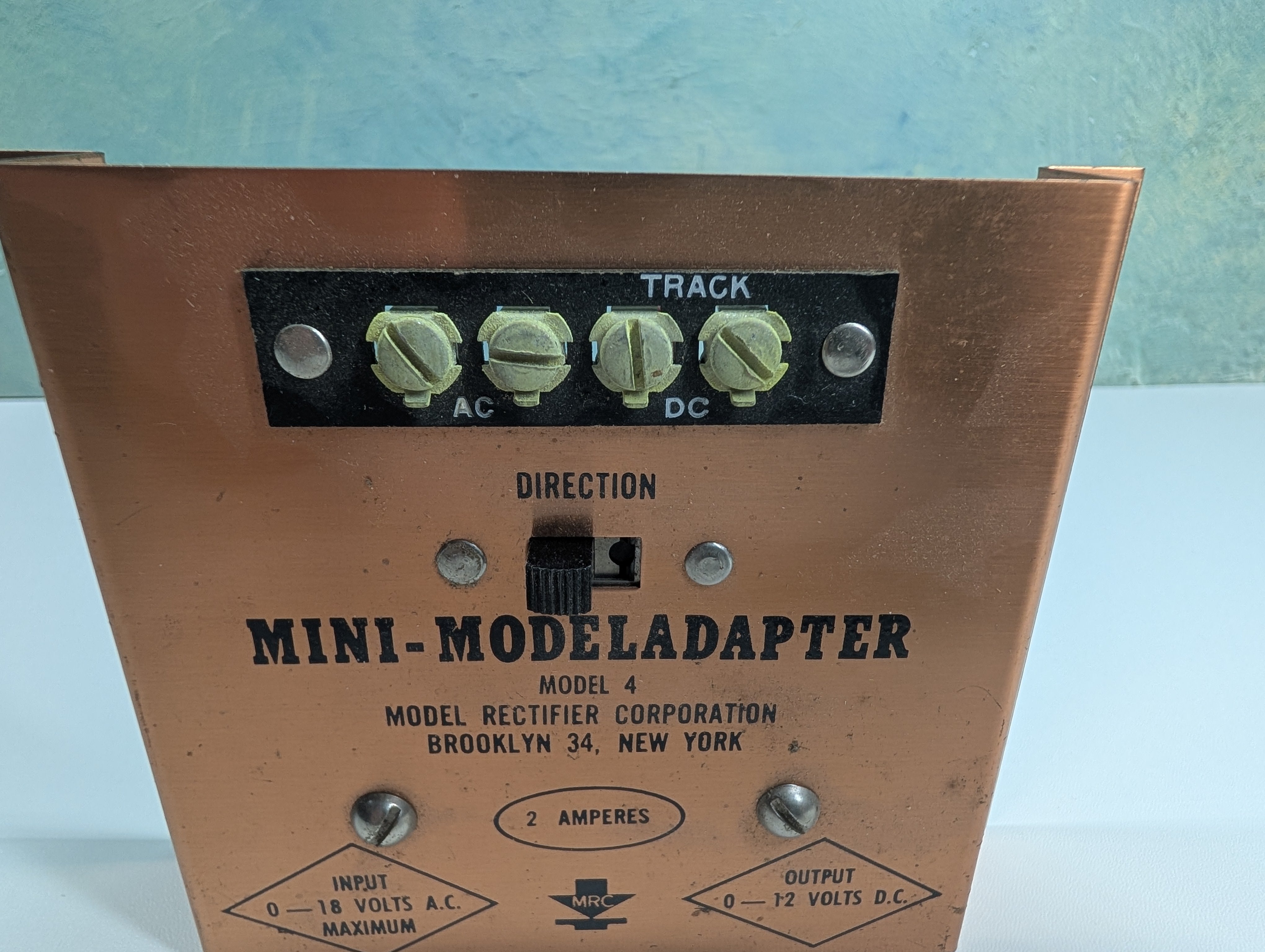 USED MRC HO Scale Mini-Model Adapter (Converts AC Transformer to DC) U