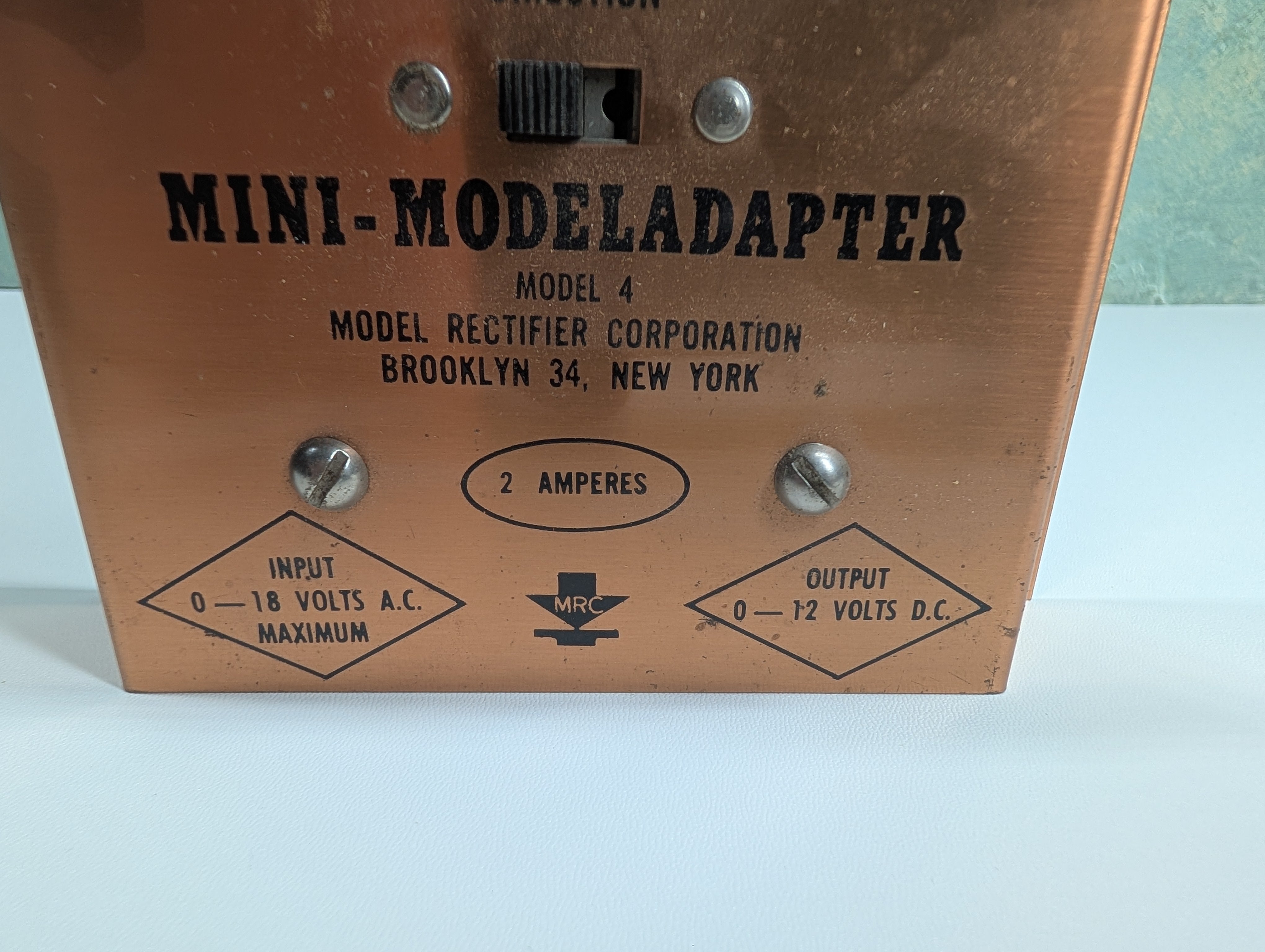 USED MRC HO Scale Mini-Model Adapter (Converts AC Transformer to DC) U