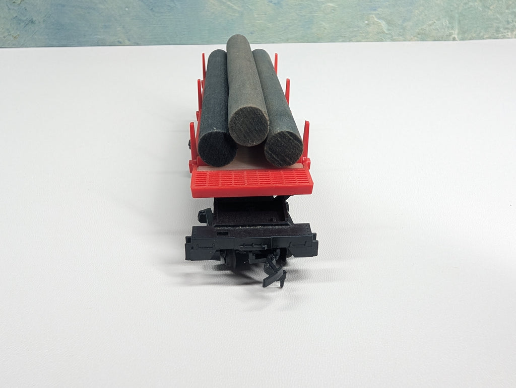 USED Tyco HO Scale Log Dumping Flat Car w/ Logs & Bin