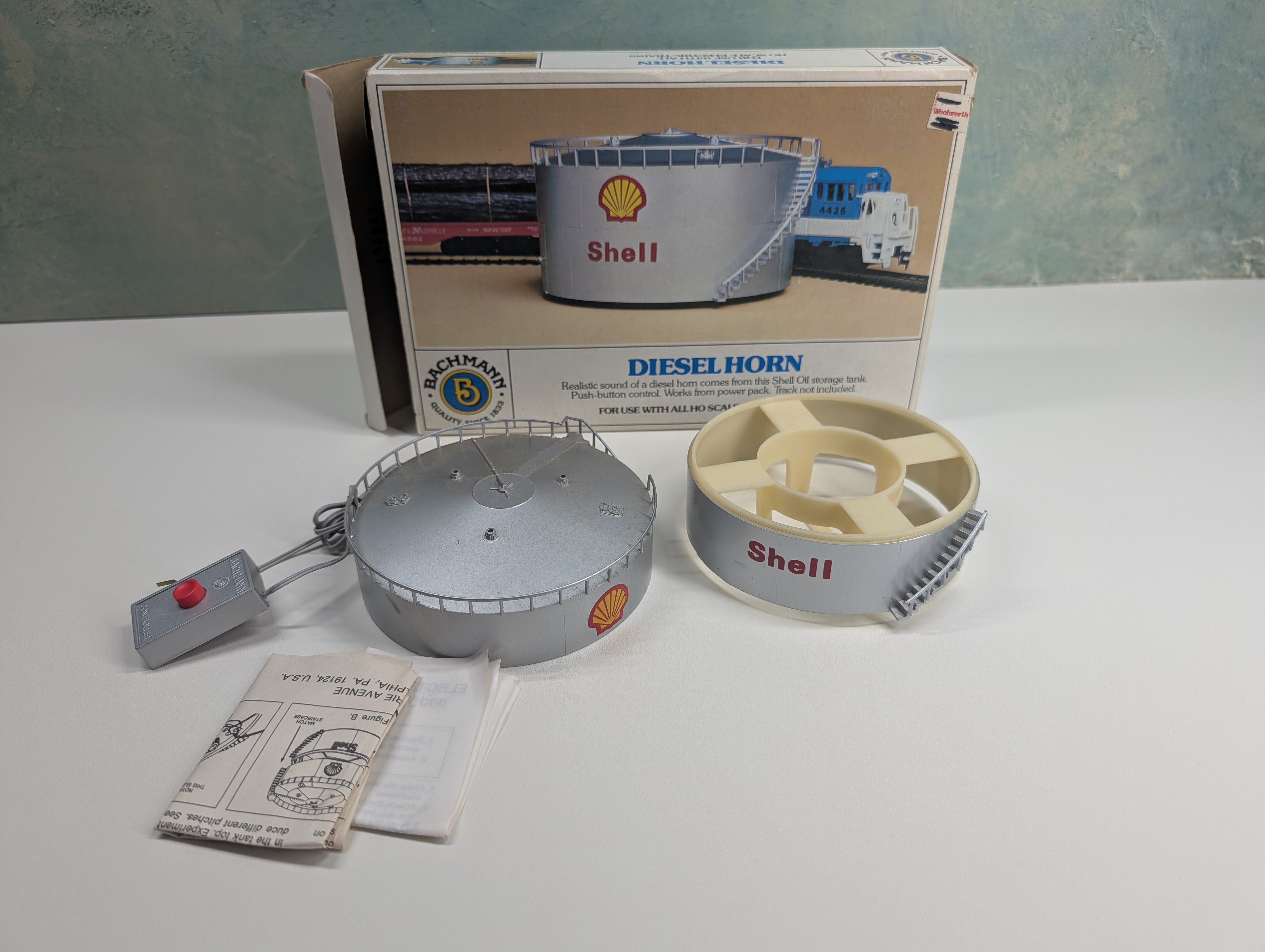 USED Bachmann HO Scale Vintage Shell Oil Storage Tank w/ Diesel Horn T