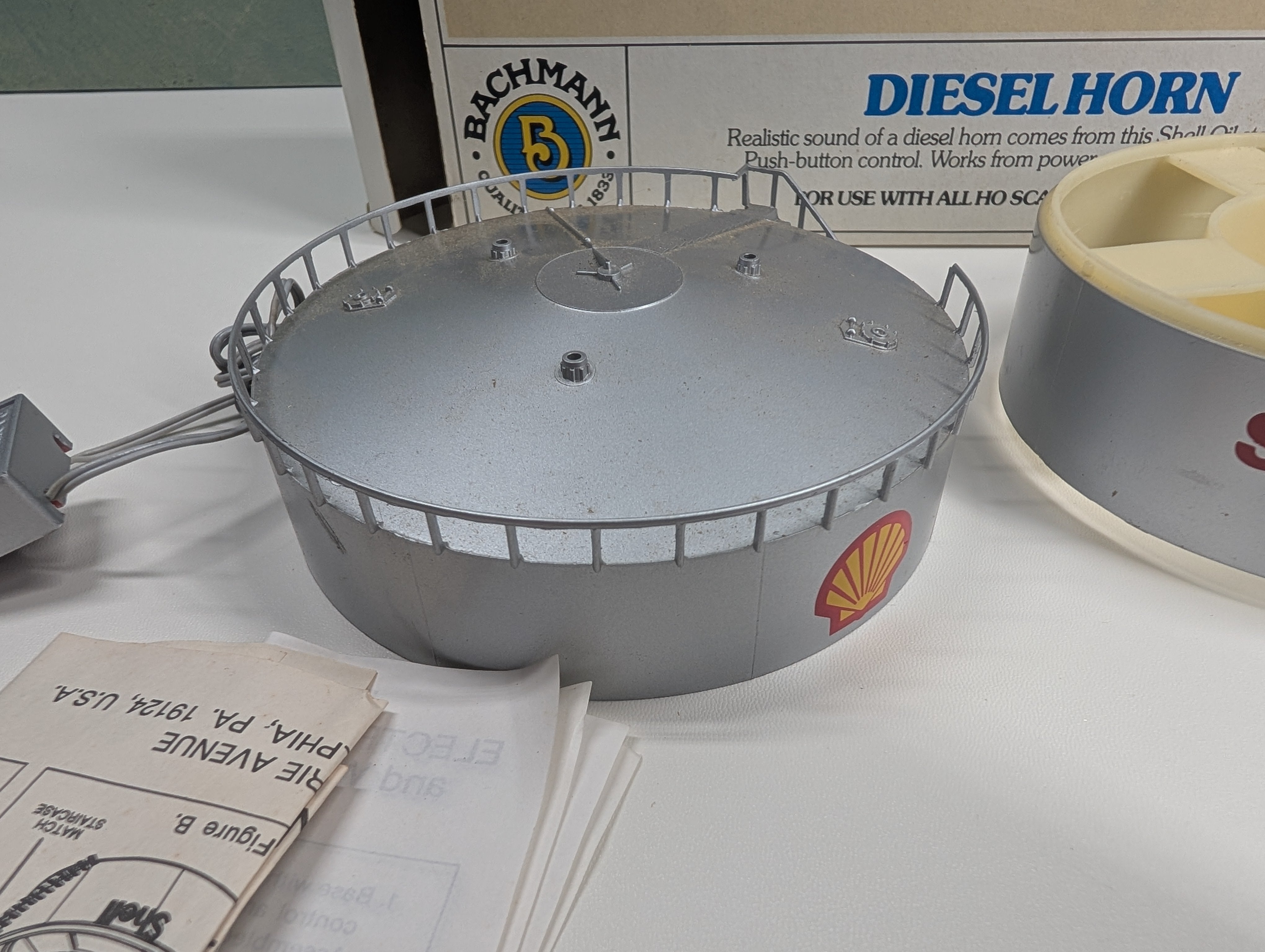USED Bachmann HO Scale Vintage Shell Oil Storage Tank w/ Diesel Horn T