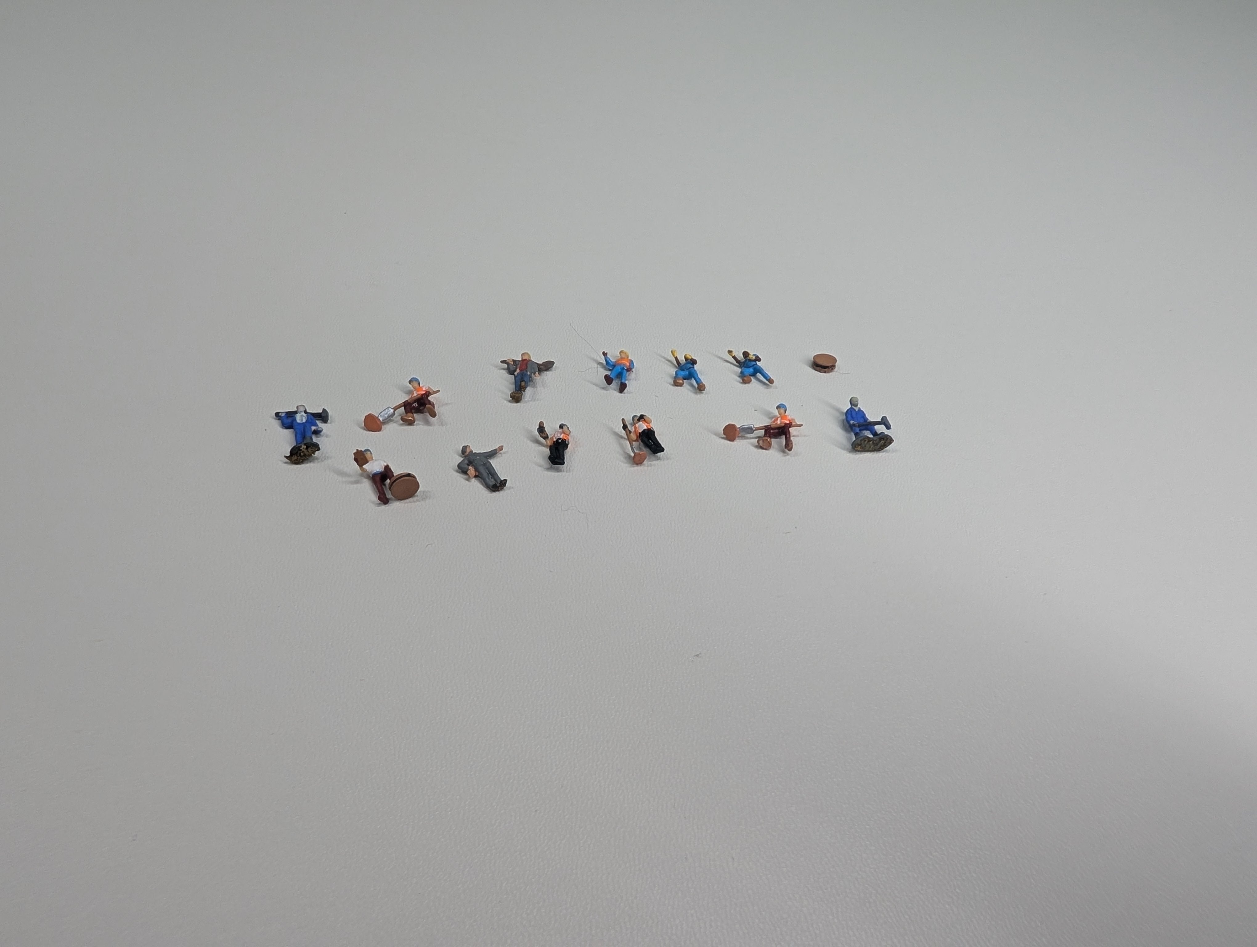 USED N Scale Construction Workers, People