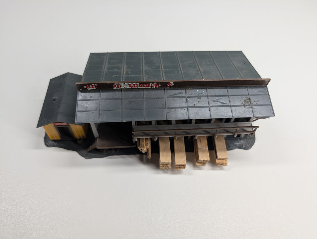 USED Atlas 750 HO Scale Lumber Yard