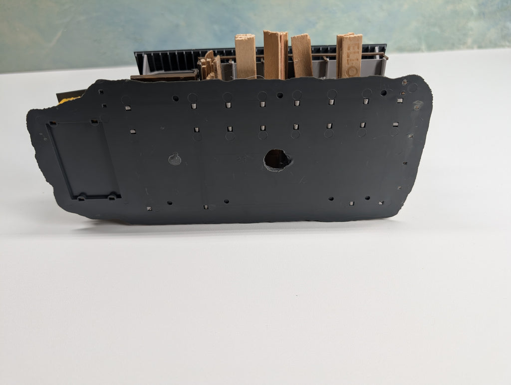 USED Atlas 750 HO Scale Lumber Yard