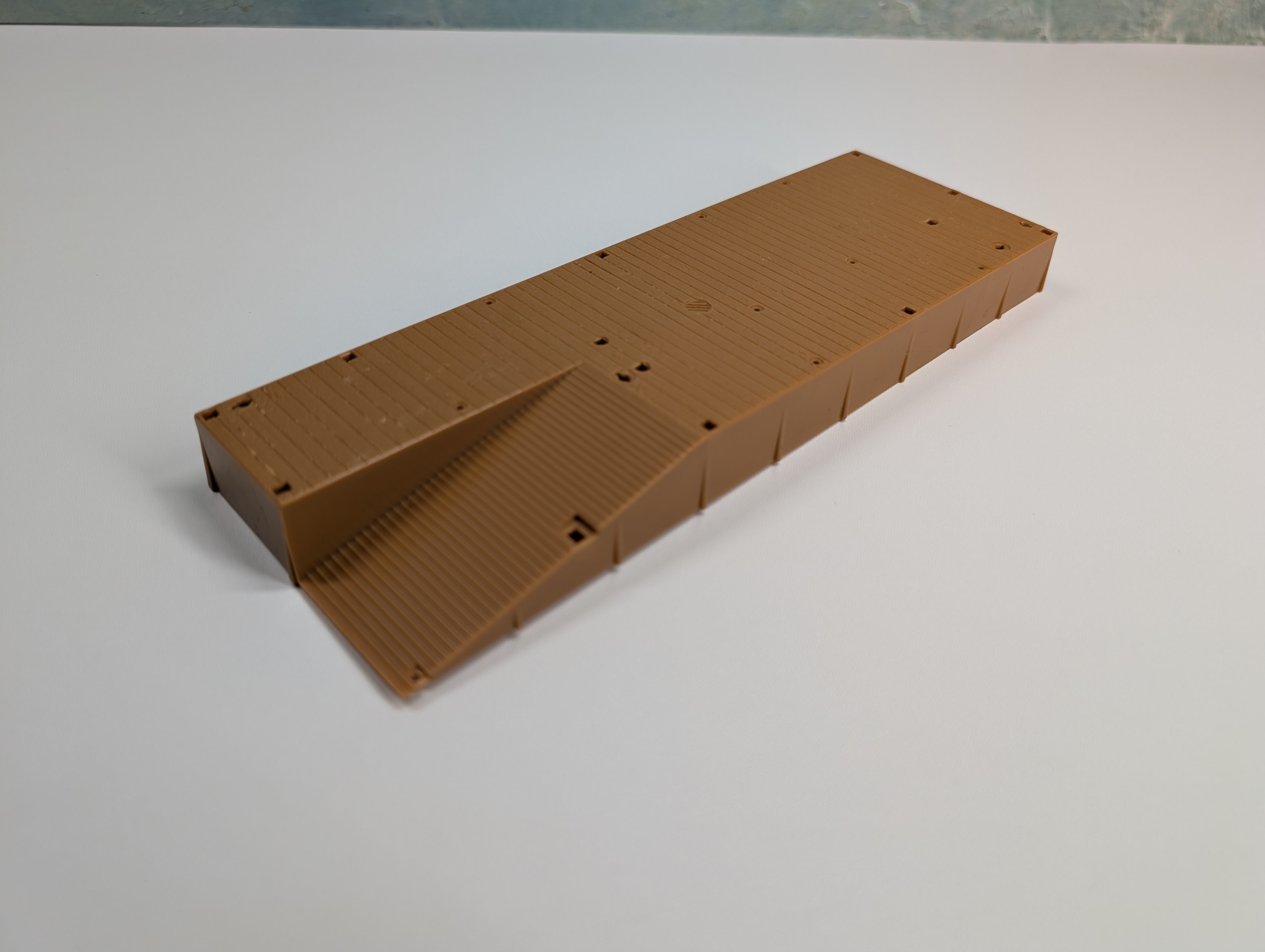 USED Tyco HO Scale Cattle Ramp