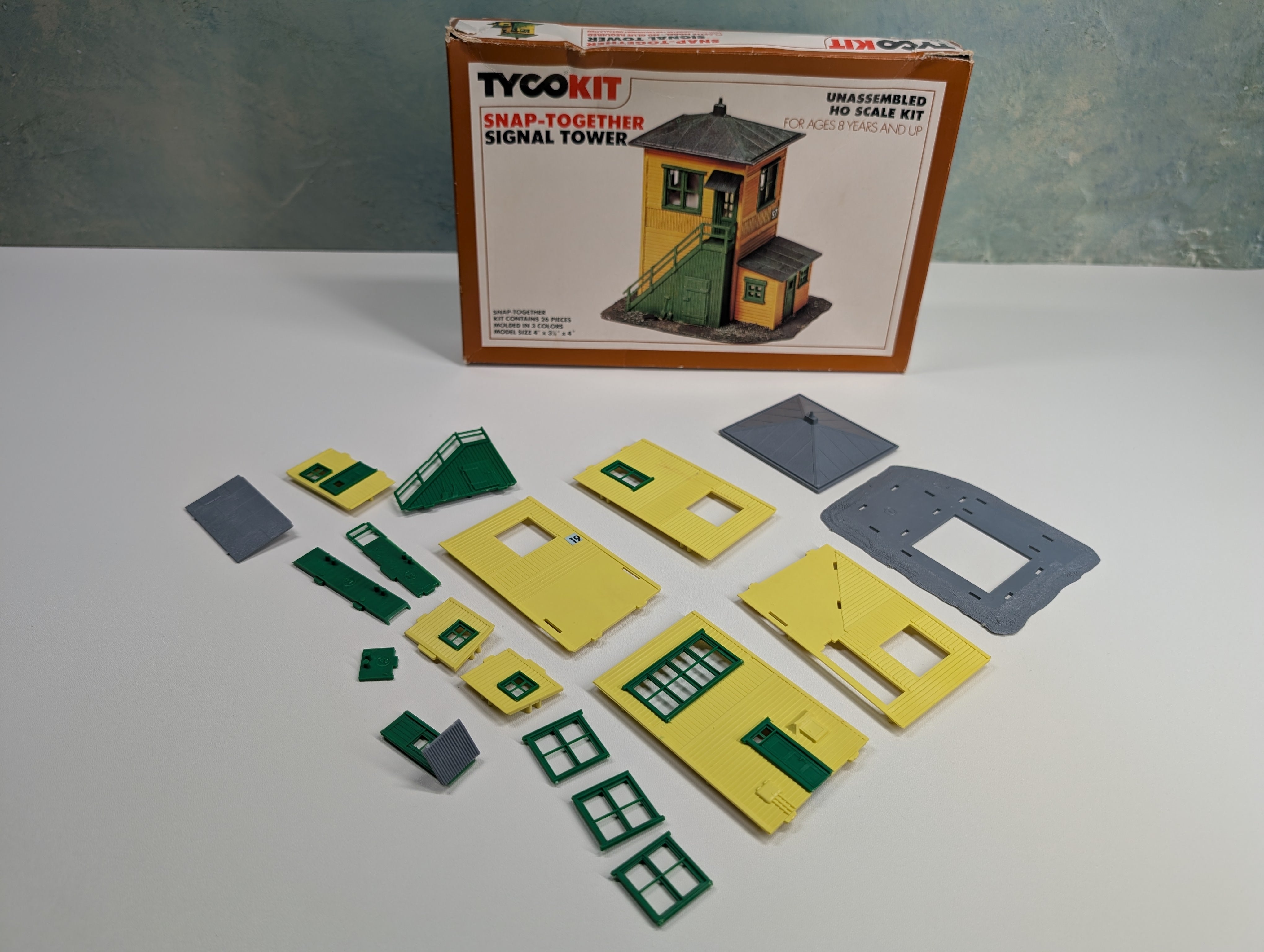 USED Tyco 7768 HO Scale Signal Tower (Snap-Together)