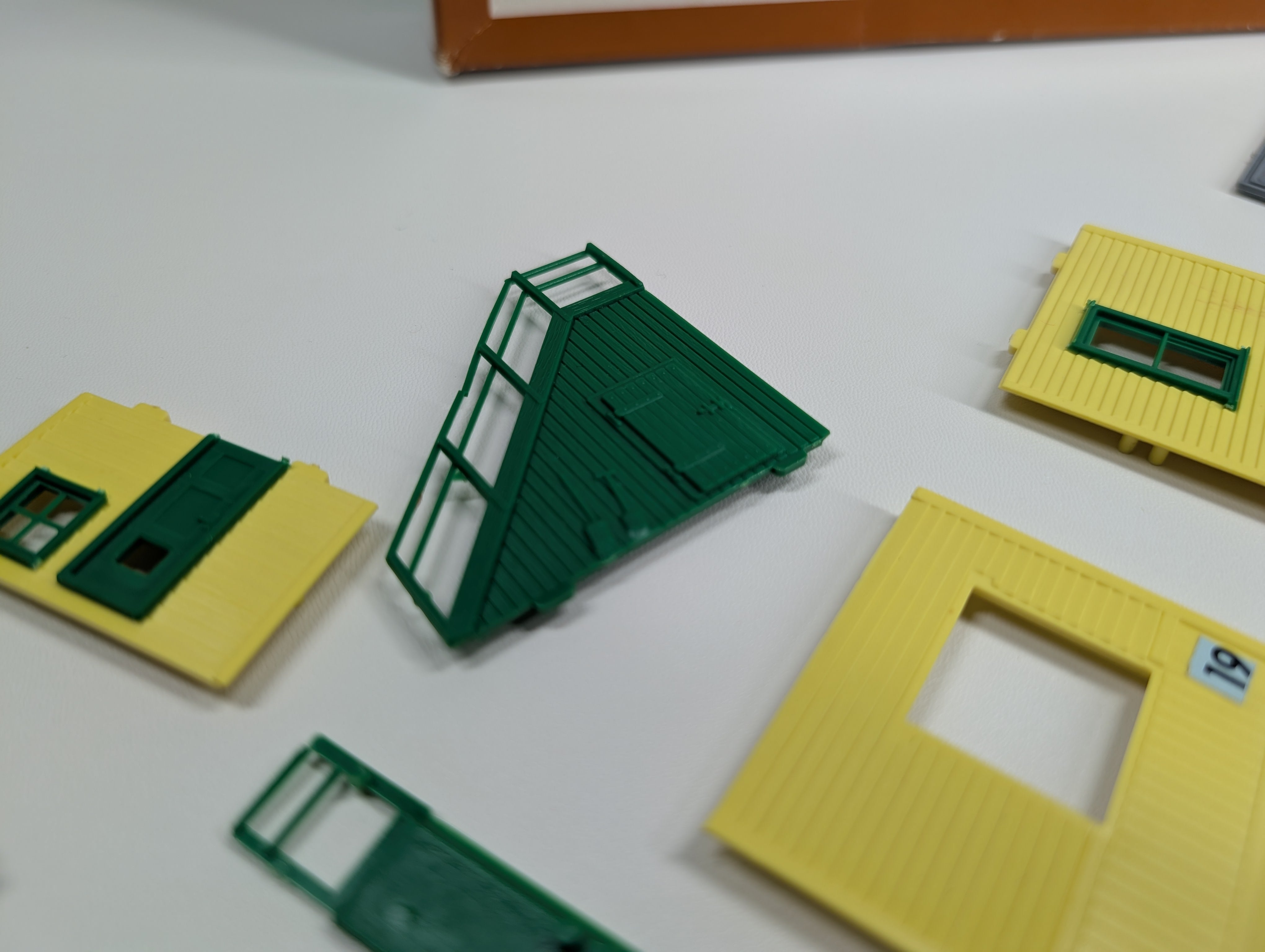 USED Tyco 7768 HO Scale Signal Tower (Snap-Together)