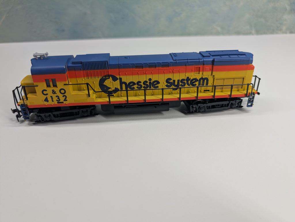 USED PEMCO HO Scale Alco Century 430 Diesel Locomotive Chessie System