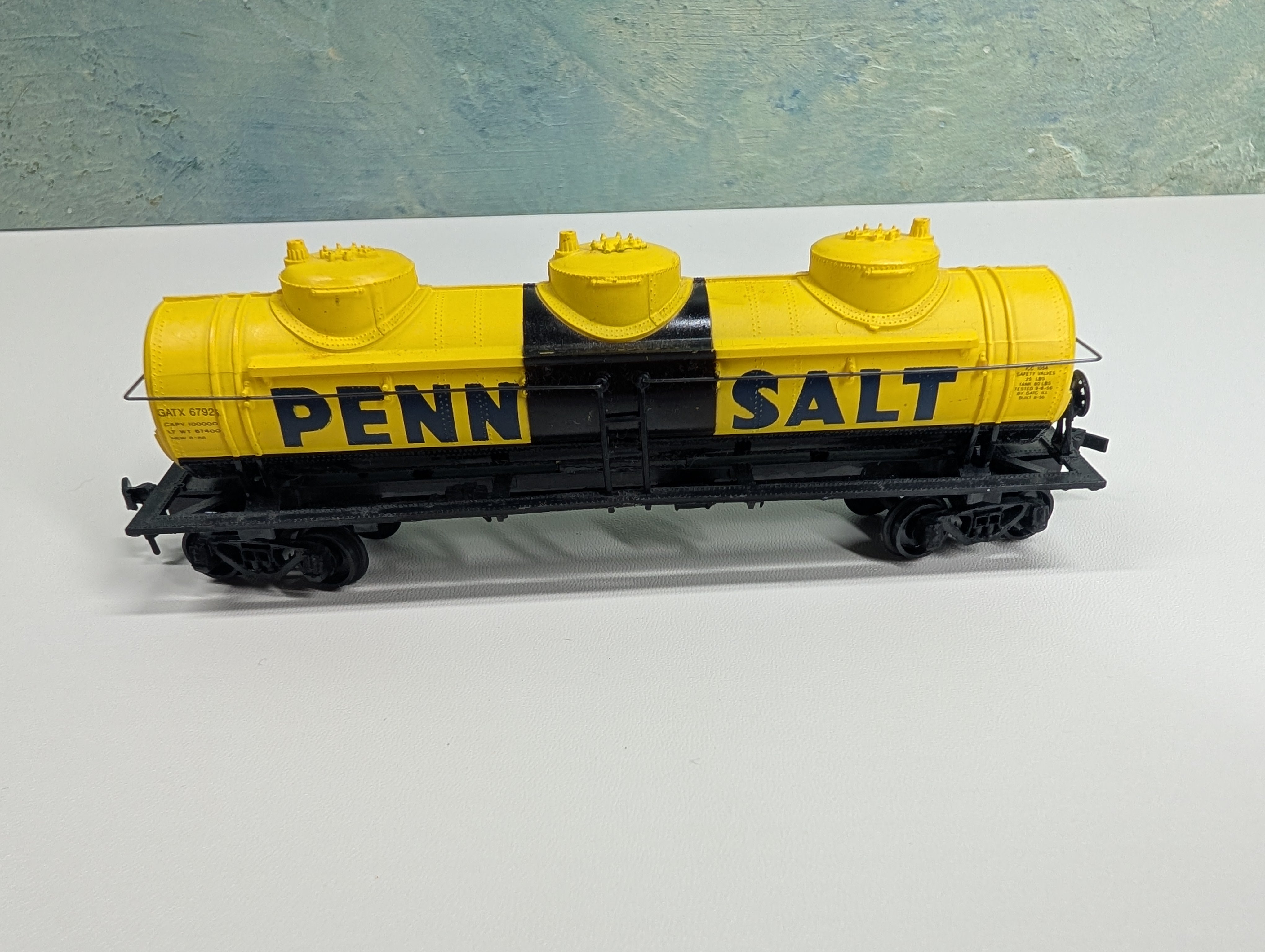 USED Bachmann HO Scale Triple Dome Tank Car Penn Salt GATX #67925