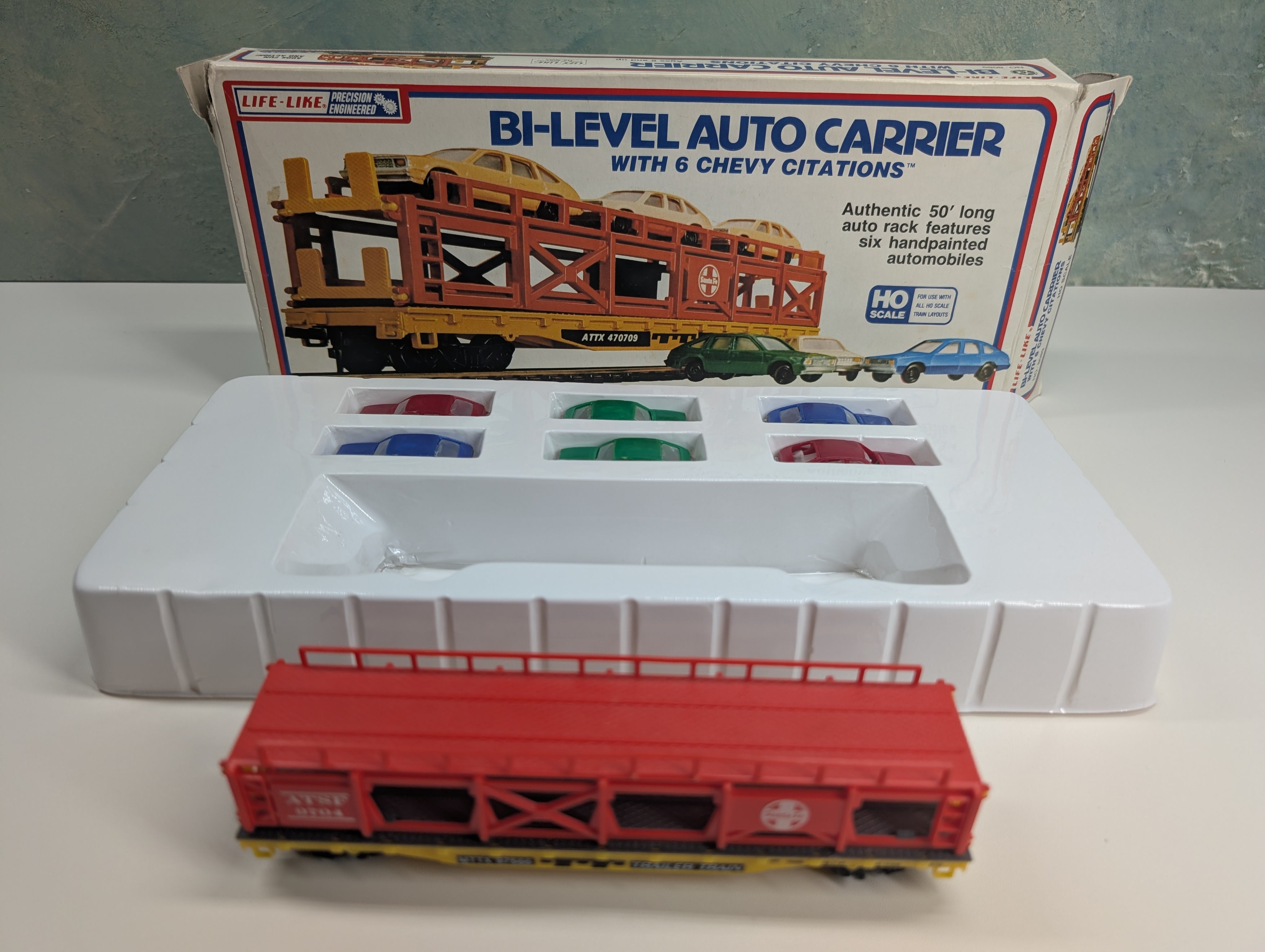 USED Life-Like 8089 HO Scale Bi-Level Auto Carrier w/ 6 Chevy Citation
