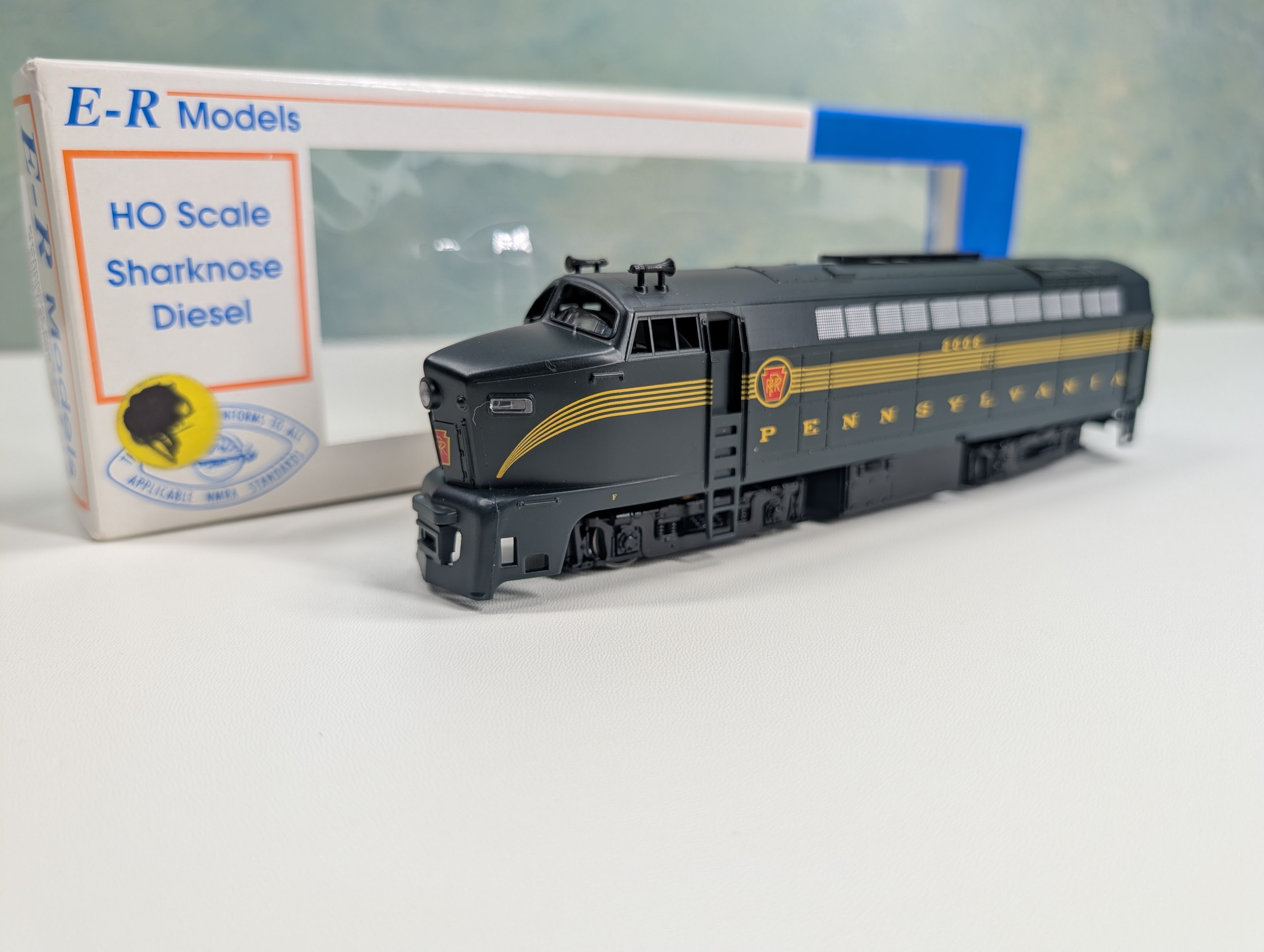 USED E-R Models HO Scale Sharknose Diesel Locomotive 5 Stripe Pennsylv